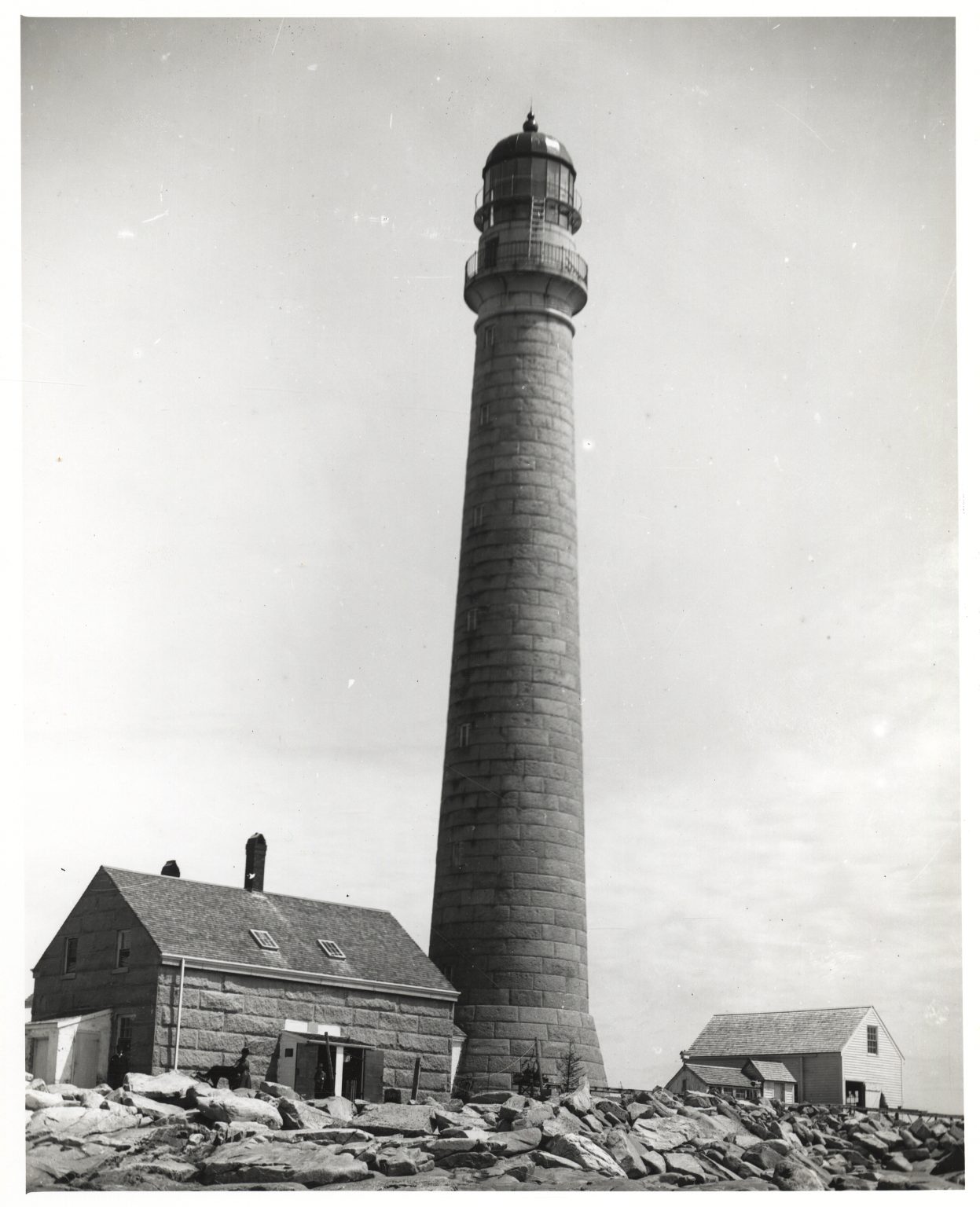 9 haunted lighthouses with scary ghostly legends | The Ghost Posts