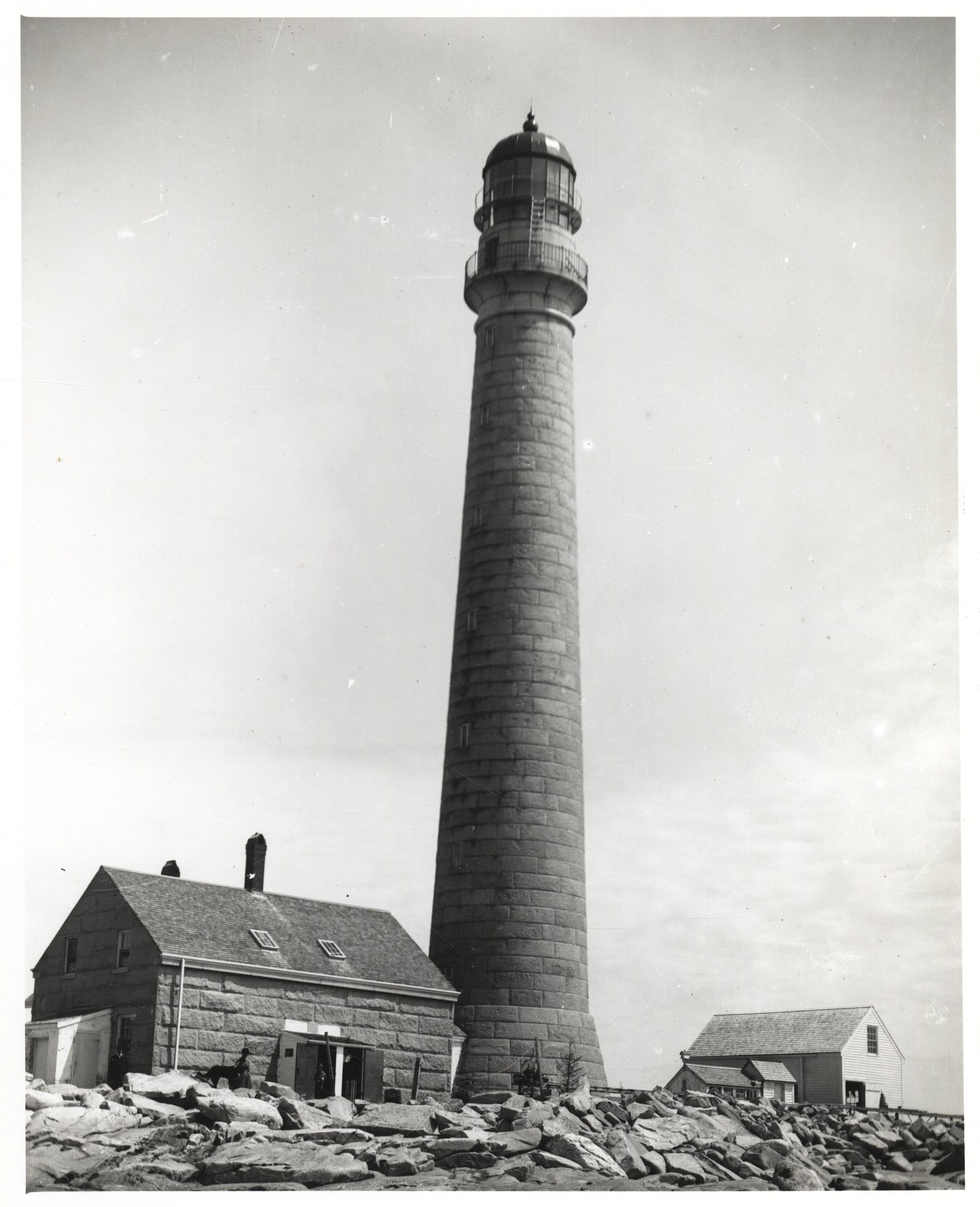 9 haunted lighthouses with scary ghostly legends | The Ghost Posts