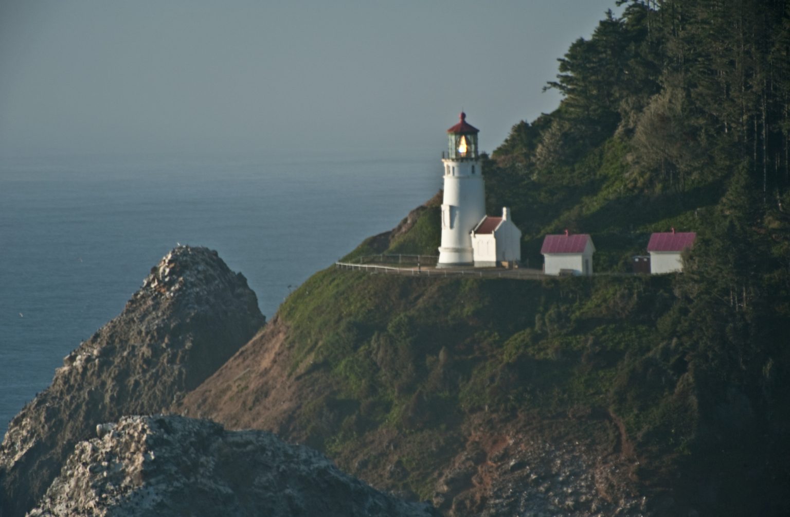 9 haunted lighthouses with scary ghostly legends | The Ghost Posts