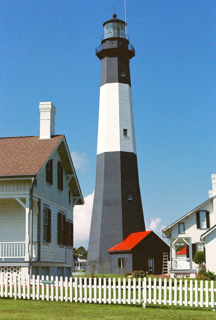 9 haunted lighthouses with scary ghostly legends | The Ghost Posts